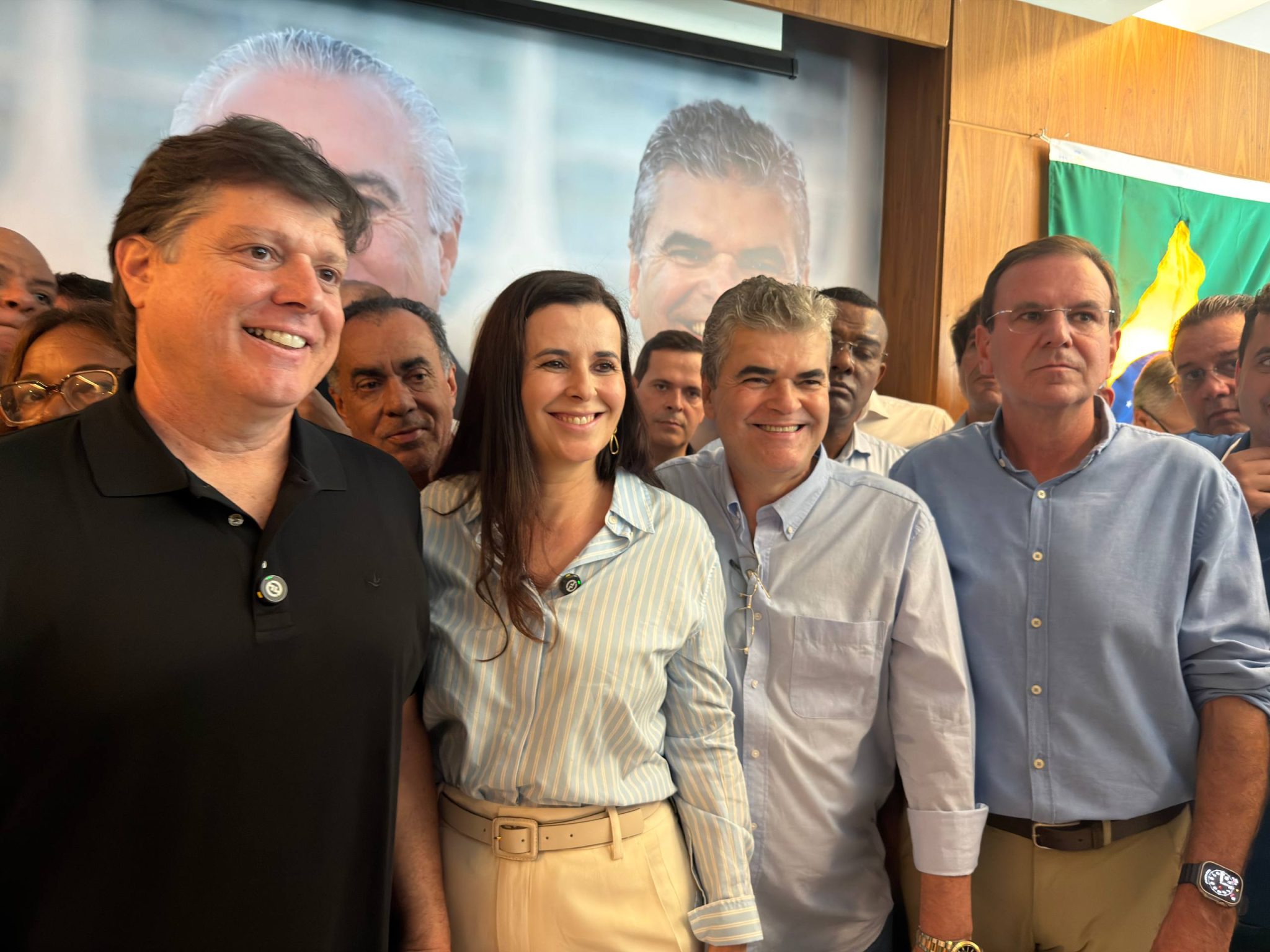 MDB E PSD Oficializam Aliança Para O Governo Do Rio Com Chapa Paes-Jane ...